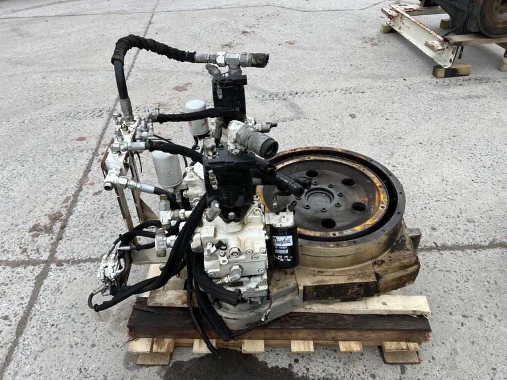 Hydraulic Drive Adaptor with SAE 0, 18 in. Ind. Input and Output with 3 ...